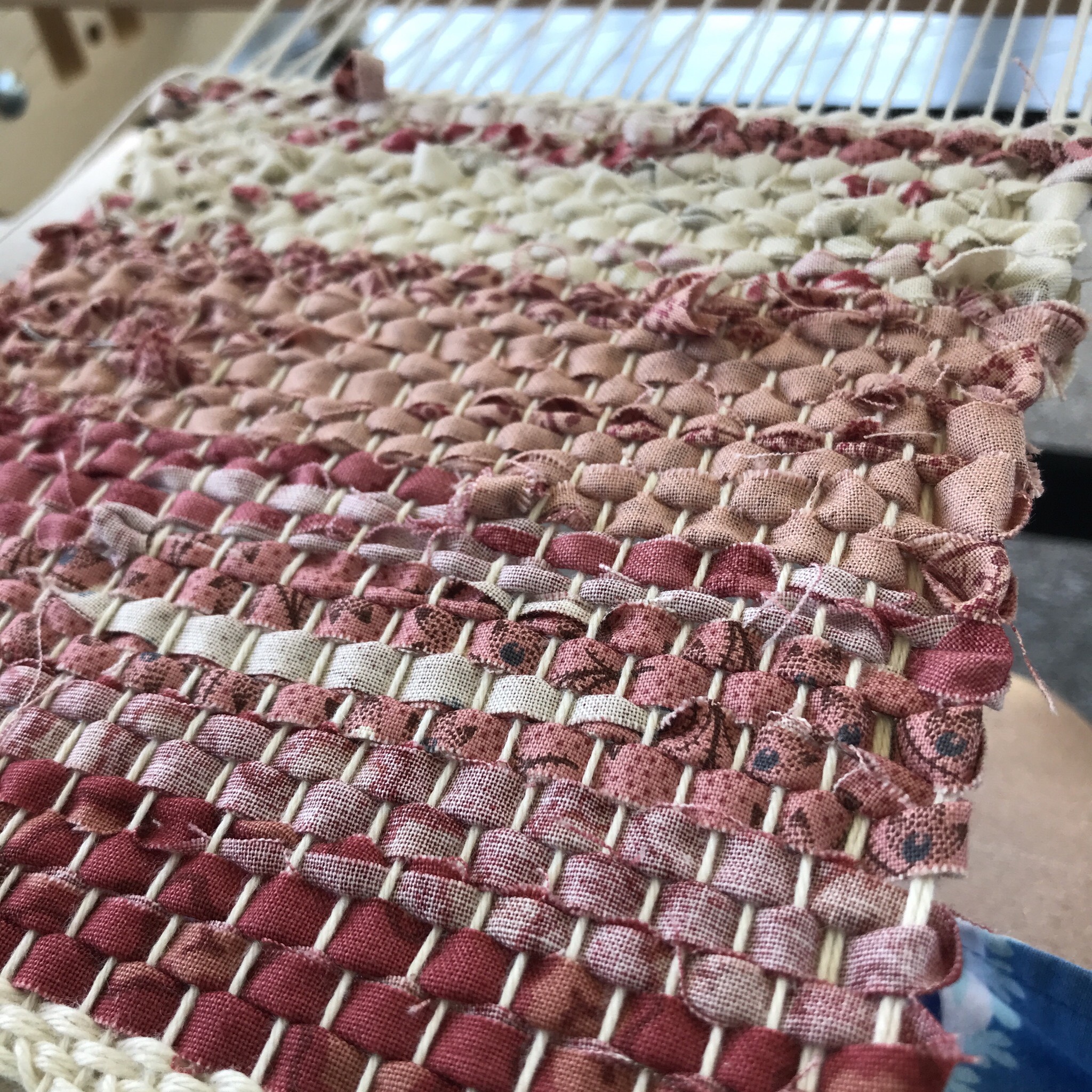 A bit of sunny weaving on the rigid heddle – Kate Kilgus